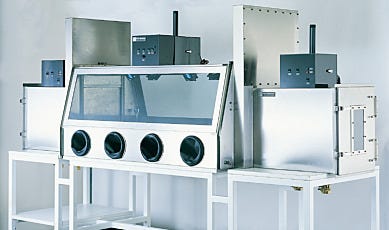 Glove Boxes & Isolators