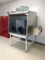 Glove Boxes & Isolators