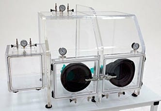 Glove Boxes & Isolators