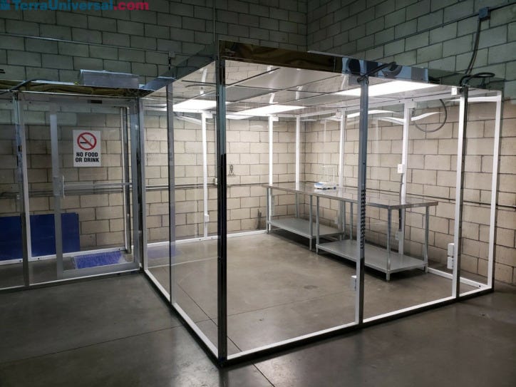 ValuLine Hardwall Gowning Rooms for Modular Cleanrooms 6600-PP-20