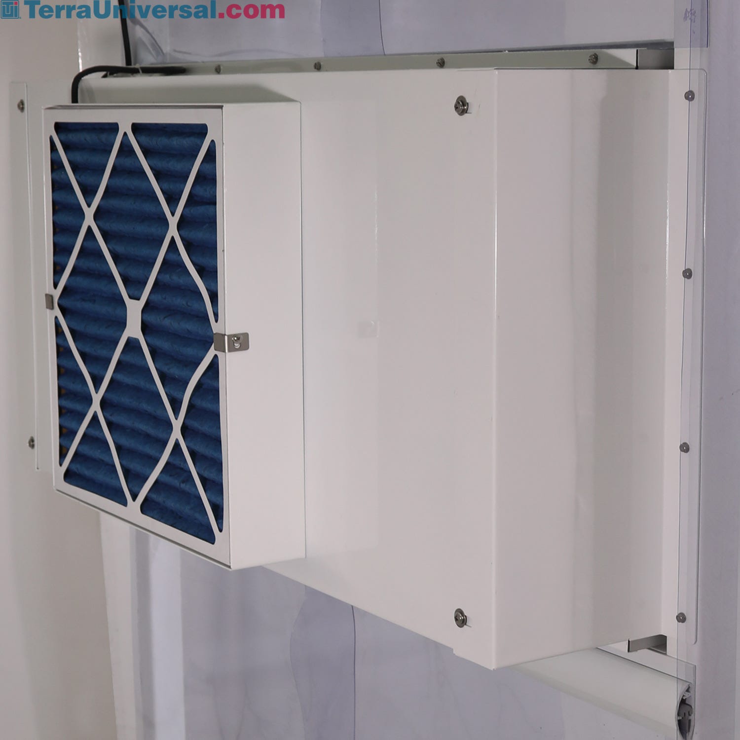 Portable CleanBooth Vertical Laminar Flow Enclosure | Terra Universal