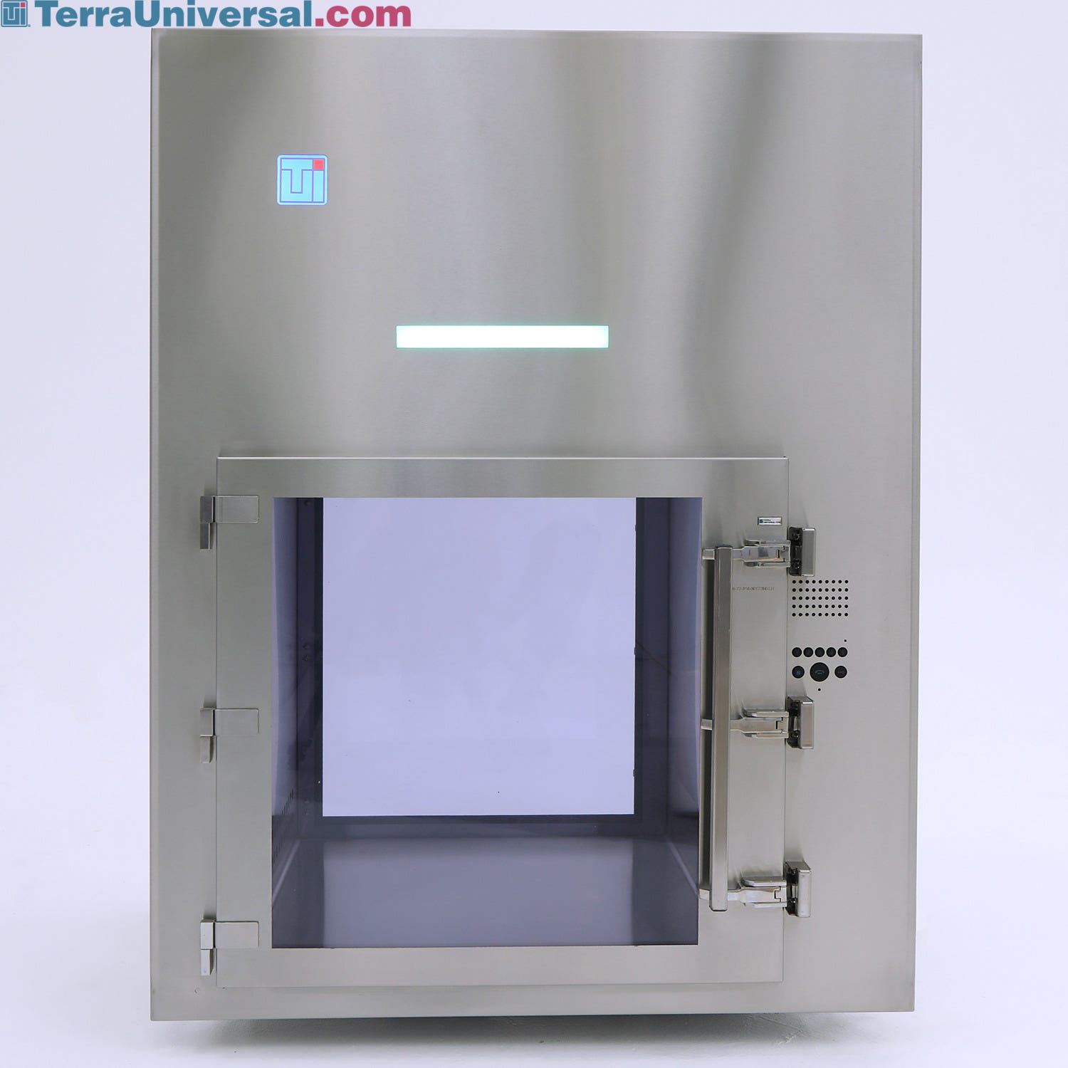 Smart CleanMount Pass-Throughs with Recirculating HEPA/ULPA Filtration