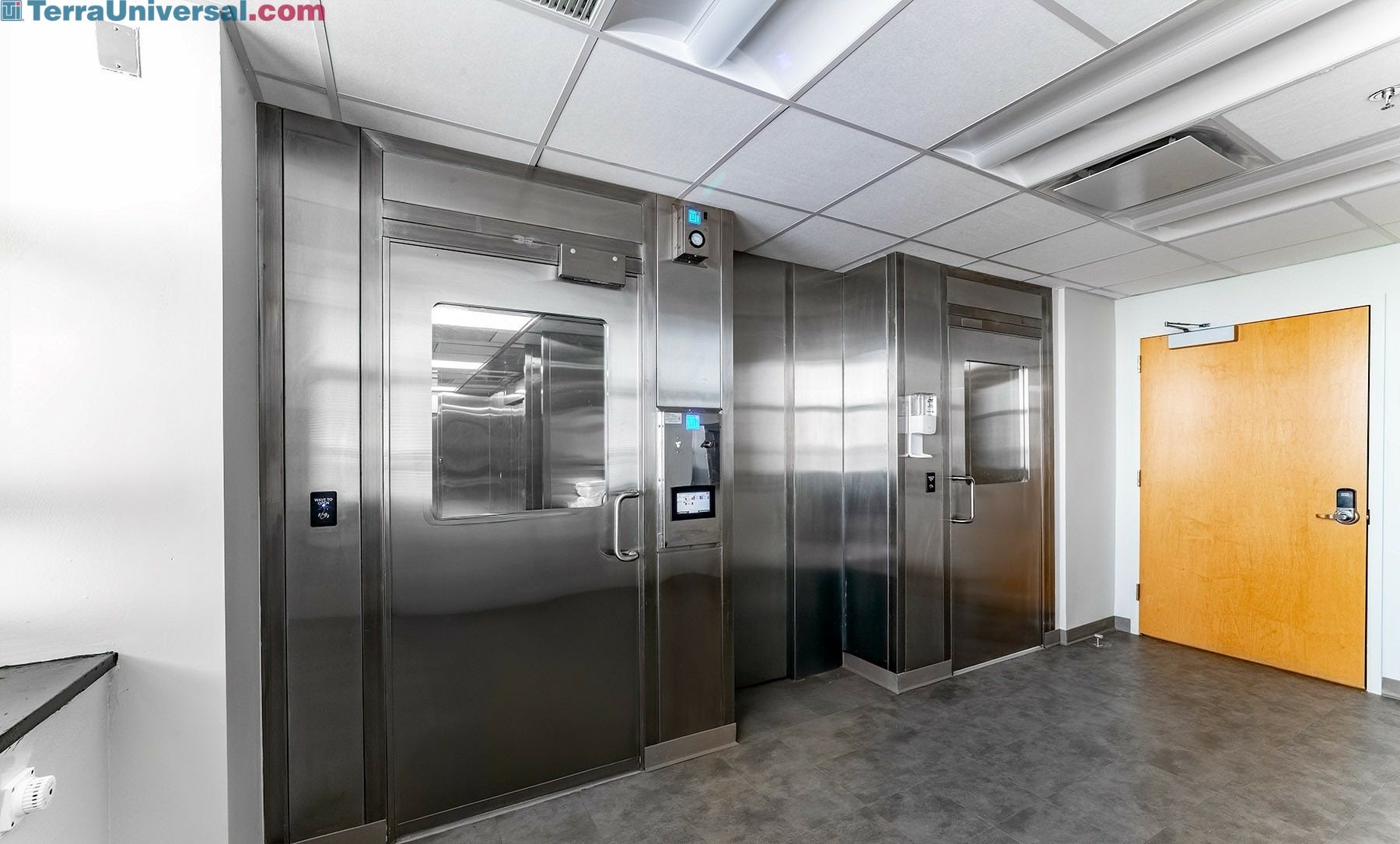 USP Compounding Pharmacy Cleanroom