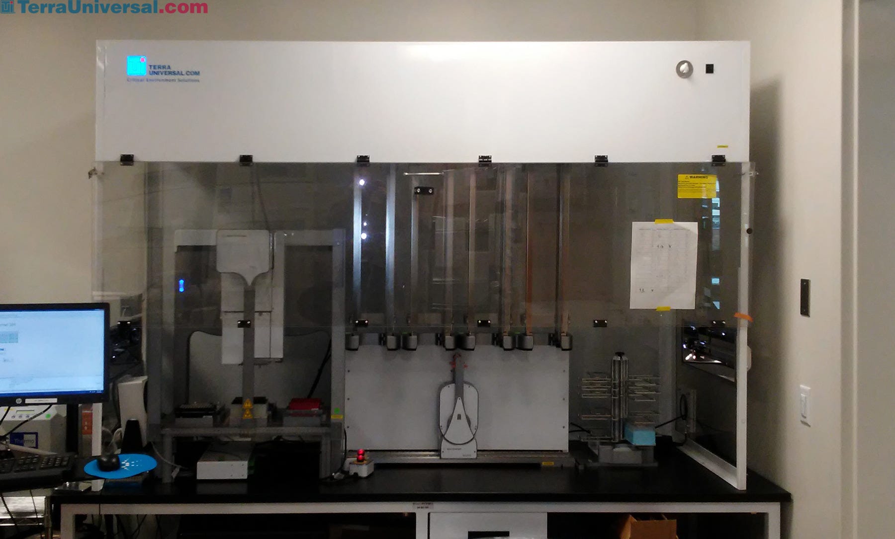 Vertical Laminar Flow Hoods