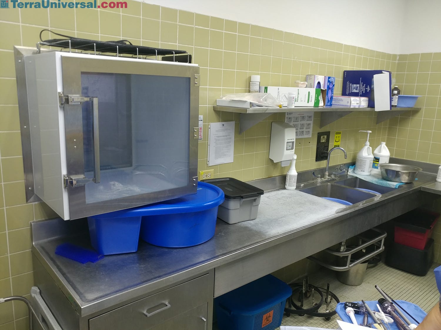 General-Use Pass-Through Chambers