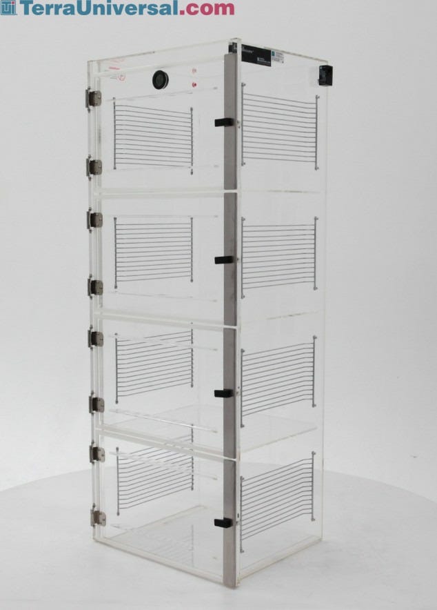 ValuLine ES Plastic Desiccator Cabinets