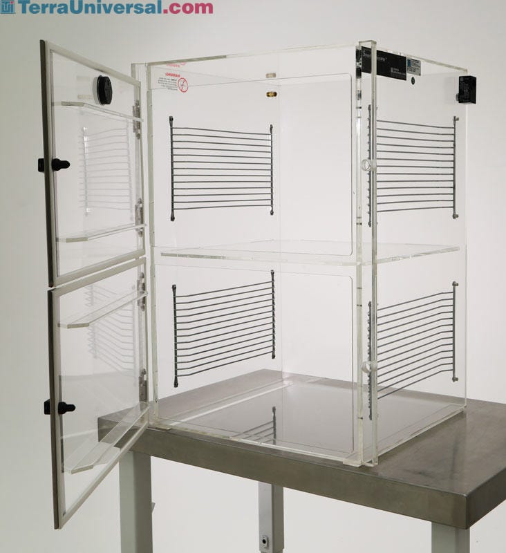 ValuLine ES Plastic Desiccator Cabinets