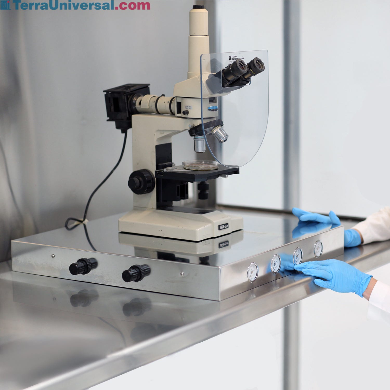 Vibration Isolation Workstations