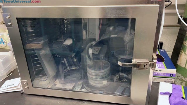 Desiccators & Desiccator Cabinets