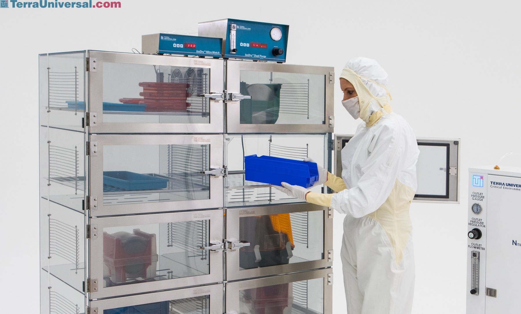 IsoDry® Desiccator Cabinets