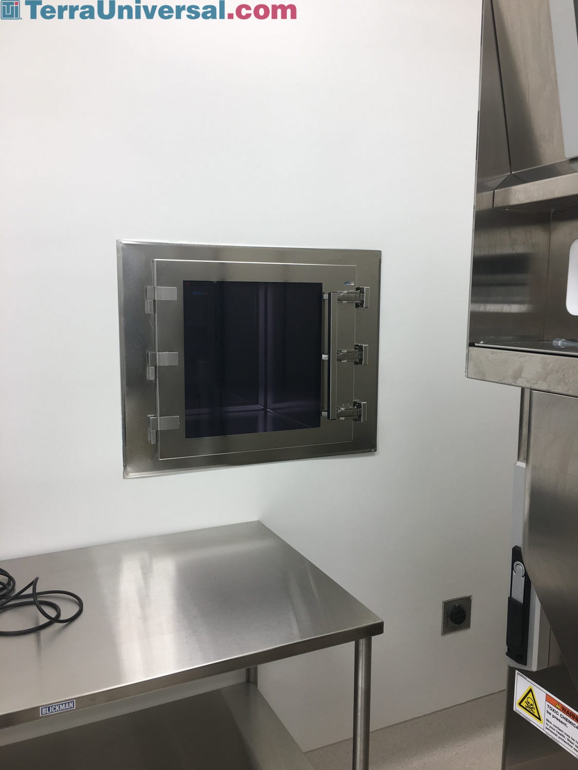 CleanMount® Pass-Through Chambers