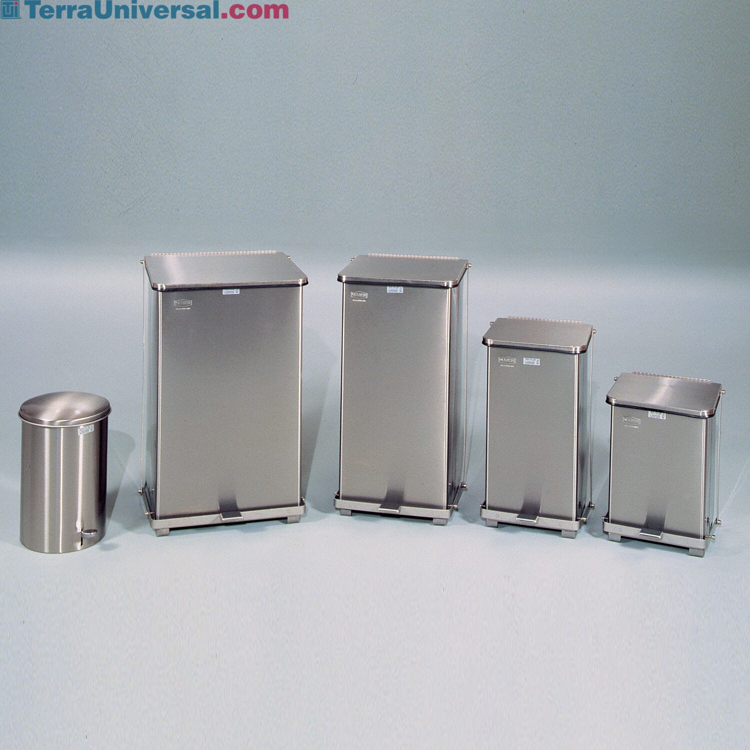 Cleanroom Waste Receptacles by Rubbermaid