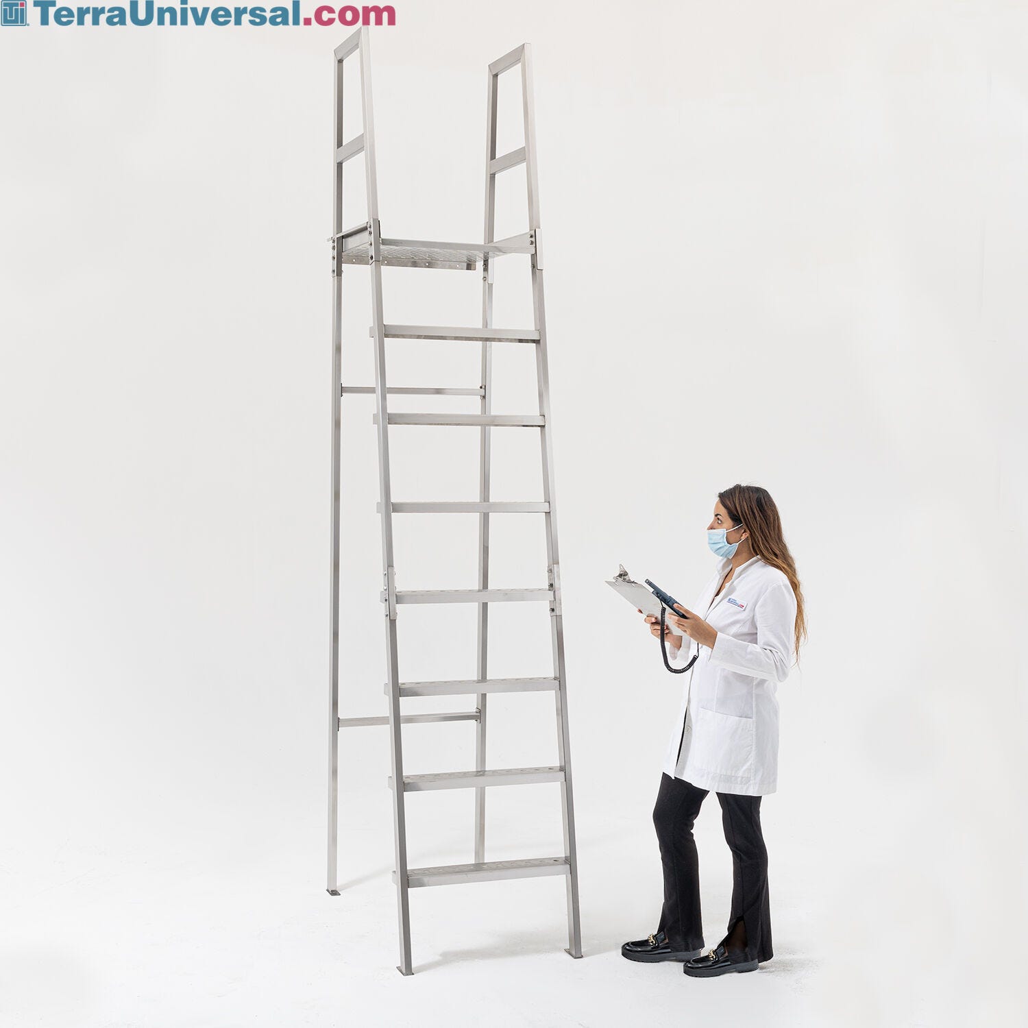 All Stainless Steel 90 Degree Ladder Platforms | Terra Universal