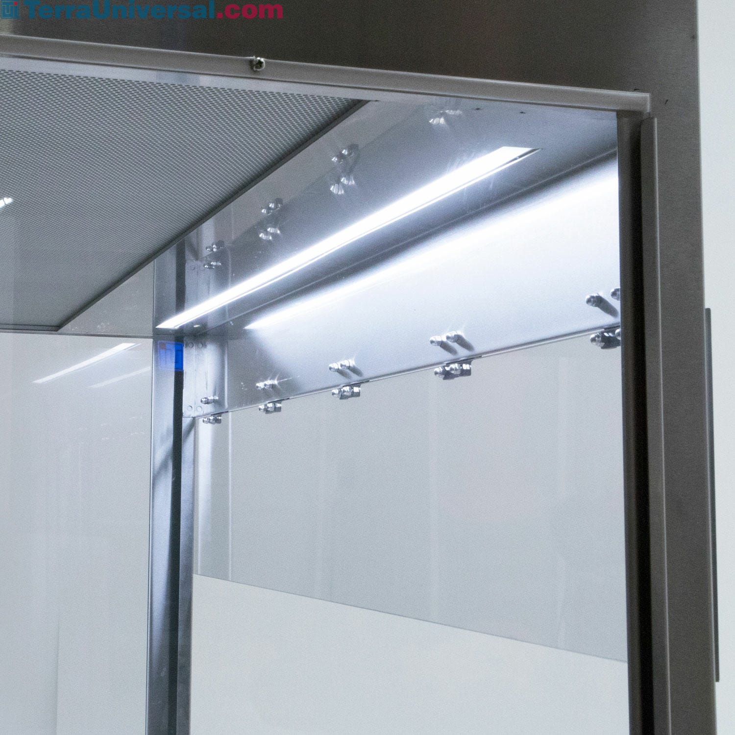 Laminar Flow Hoods from Terra Universal